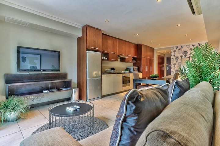 Super Cape Town Studio In Central Location - Camps Bay