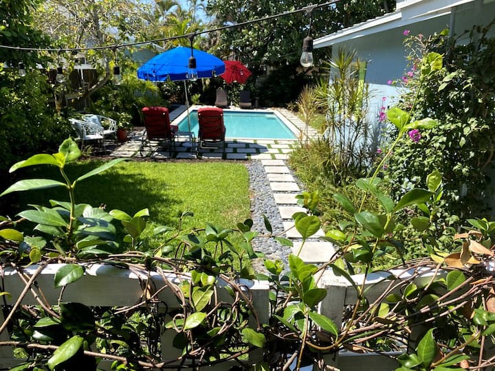 Pool In The Morning, Beach In The Afternoon - Naples Park, FL
