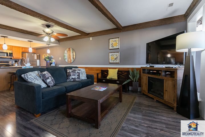 Updated 2br Walk-in Foothills Condo W/ Indoor Pool + Hot Tub | Fh C-13 - Branson, MO