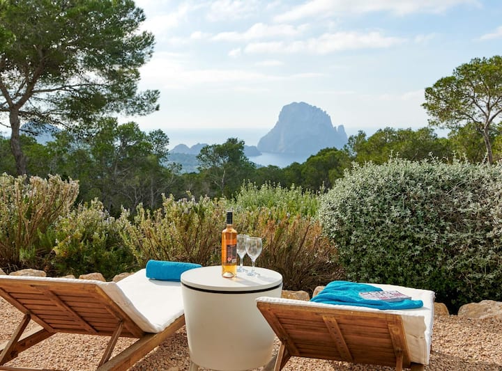160 M² Villa ∙ 3 Habitaciones ∙ 6 Huéspedes - Islas de Ibiza