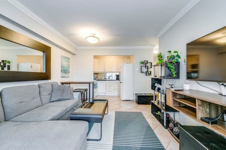 Bay Street Junior Suite - Toronto, ON