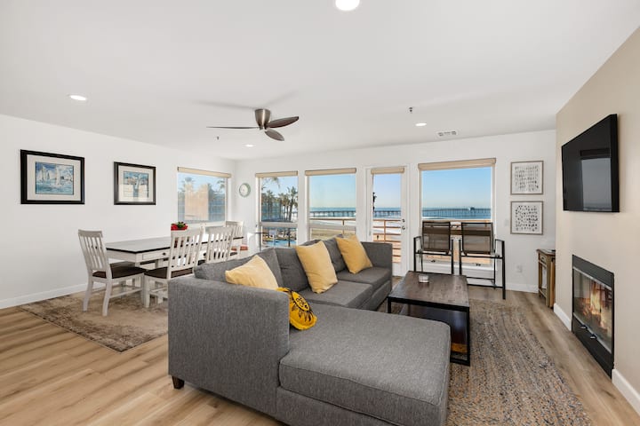 Overlook The Ocean And Pier In This 2 Bedroom - Imperial Beach, CA