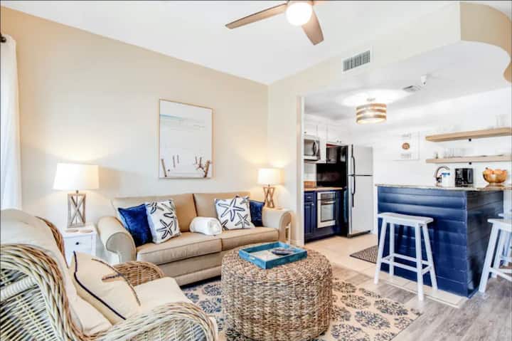 Near 30a, 2nd Floor Condo Lake View, Private Beach - Rosemary Beach, FL
