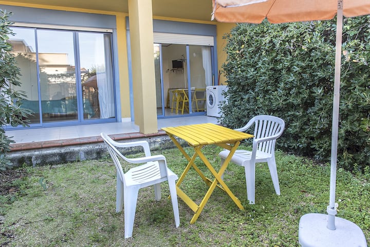 M052 -Marcelli, One Bedroom Apartment With Garden - Porto Recanati