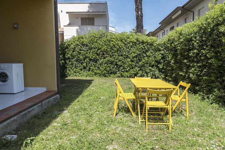 M053 - Marcelli, One Bedroom Apartment With Garden - Sirolo