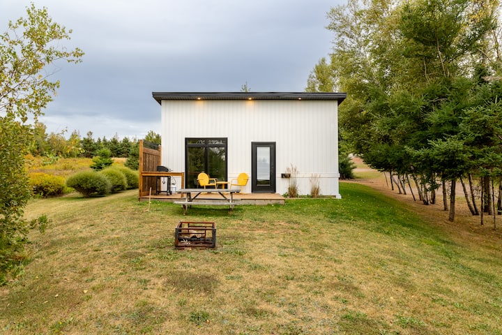 Water View Modern Country Guesthouse - Prince Edward Island