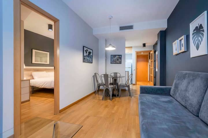 1 Bedroom With Balcony In Eixample - Barcelona