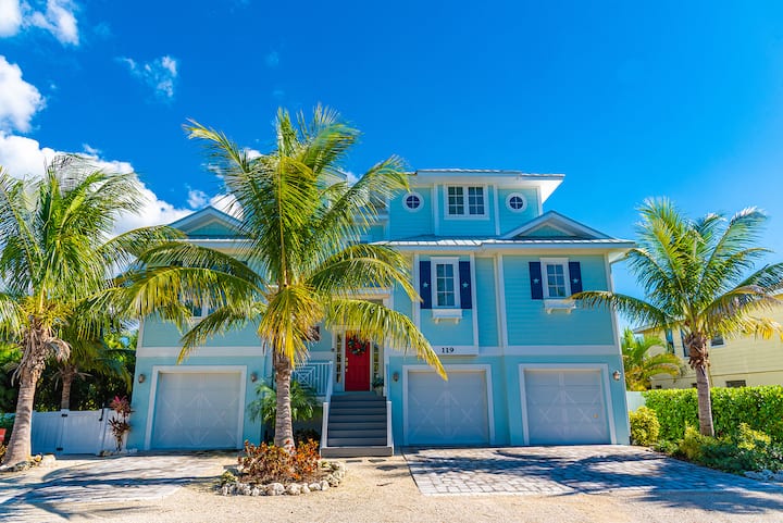Private Pool, Game Room, Rooftop Deck! Near Beach - Holmes Beach, FL