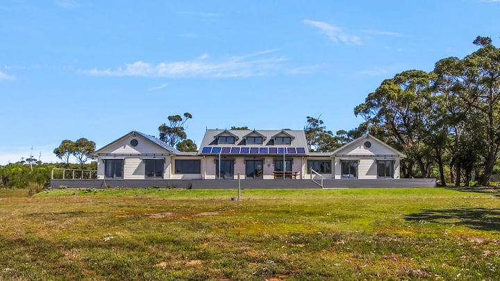 Peninsula @ Metung House | Boat Access Only Escape - Metung