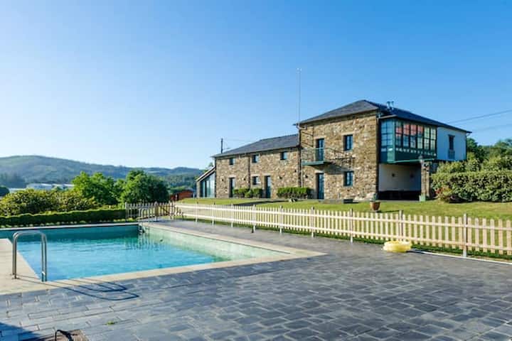 Villa Luxueuse à Outeiro - Piscine & Vue - Ferrol, Spain