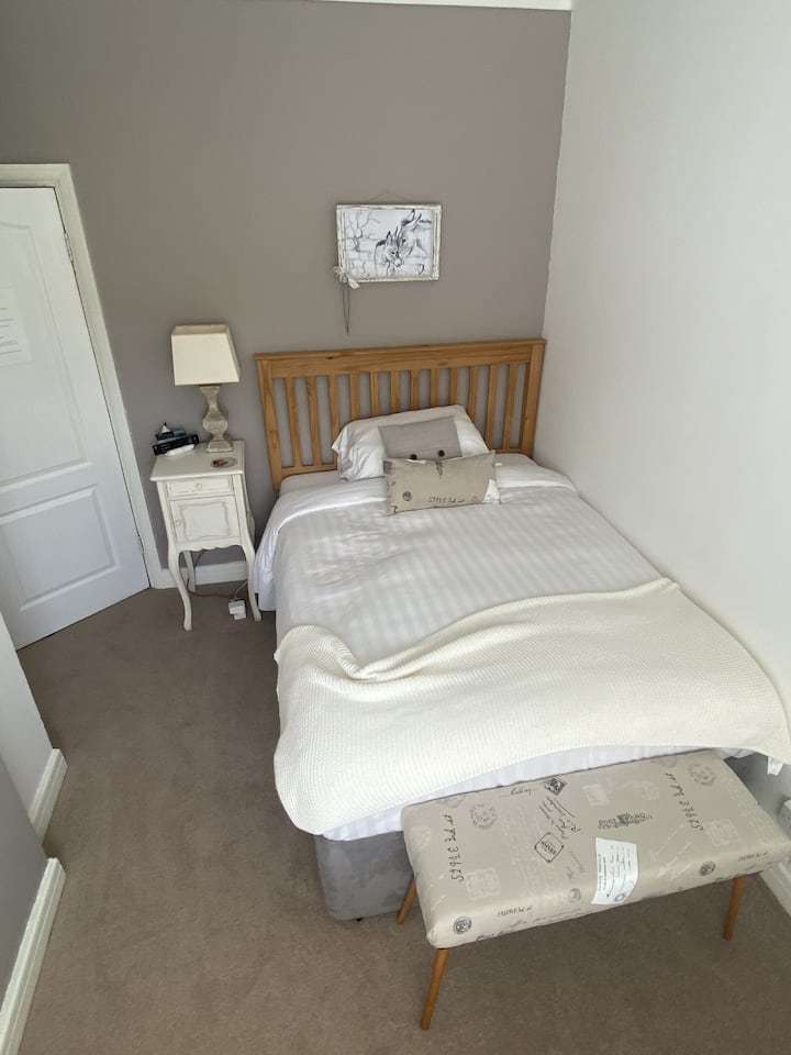 Single With Double Bed Ensuite - Pembrokeshire