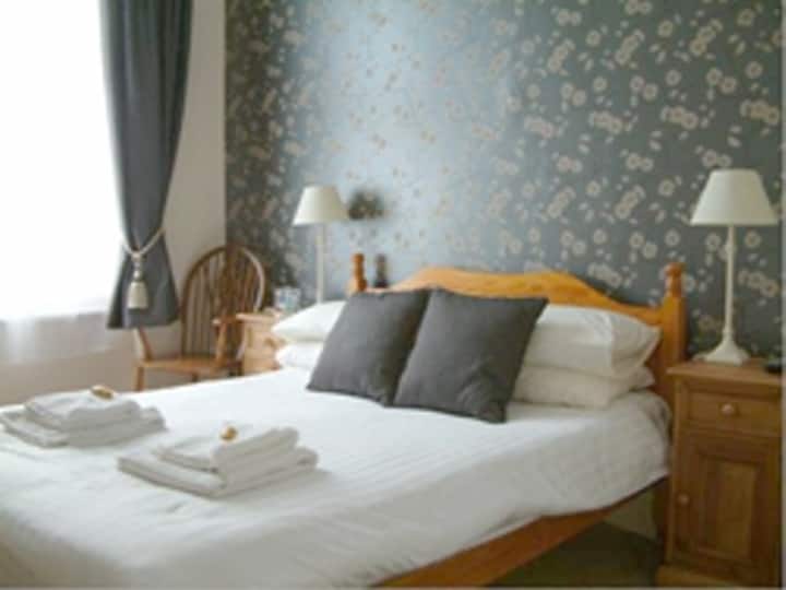 Double Ensuite At Beach House - Llandudno