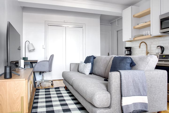 Elegant Brookline 1br W/ Gym & W/d, Steps To Green Line, By Blueground - ケンブリッジ, MA