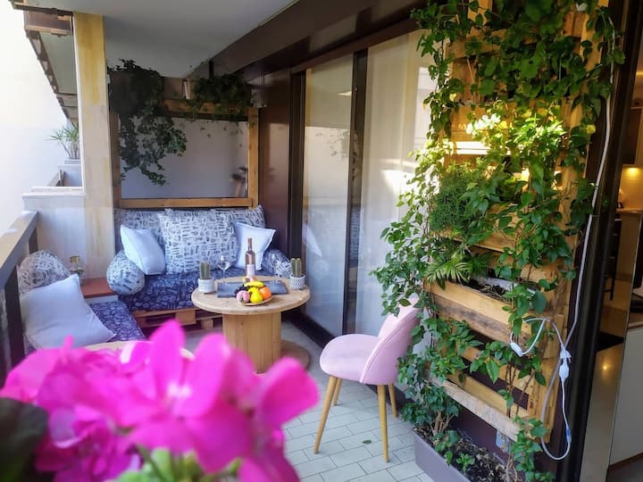 Wehost "Balcon Fleuri Du Carré D'or" Idéal 3/4pers - Nizza