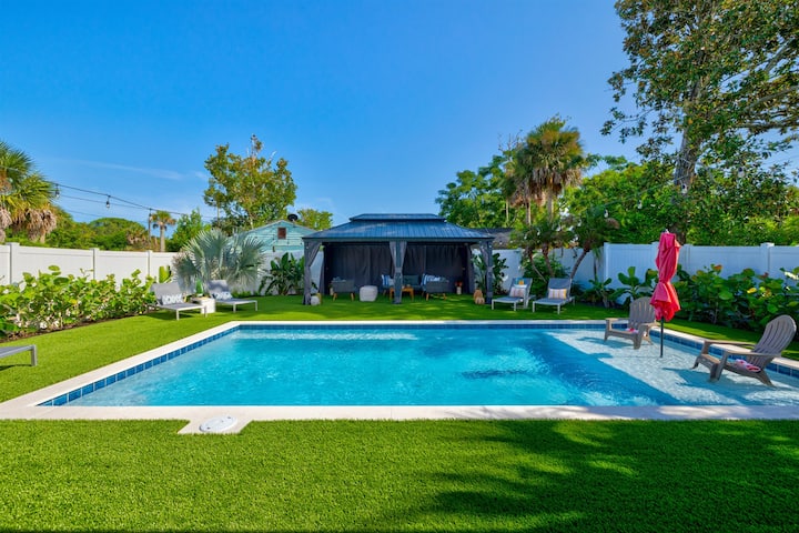 Luxury Gem | Close To The Beach, Golf Cart & Pool - Jacksonville Beach, FL