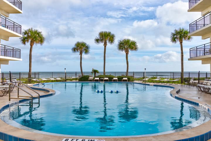 Sunny Ormond Beach Sob Condo, Pool, No Drive Beach - Ormond Beach, FL