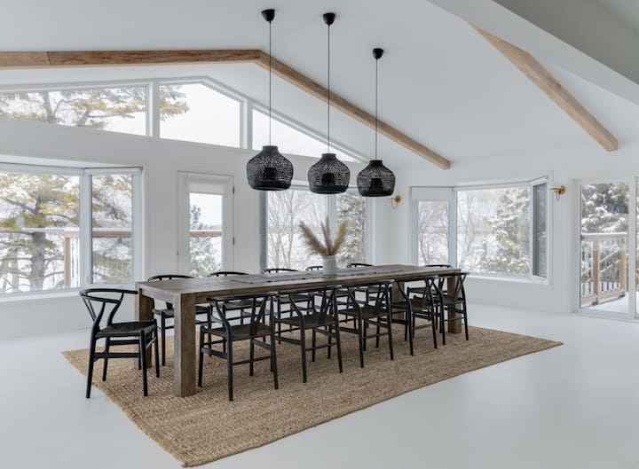 The Dylan | Large Waterfront Retreat | Hot Tub - Picton