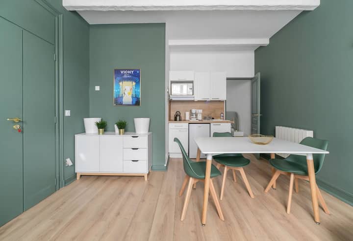 Appartement T2 Situé Face Aux Thermes (Apt 1) - Allier