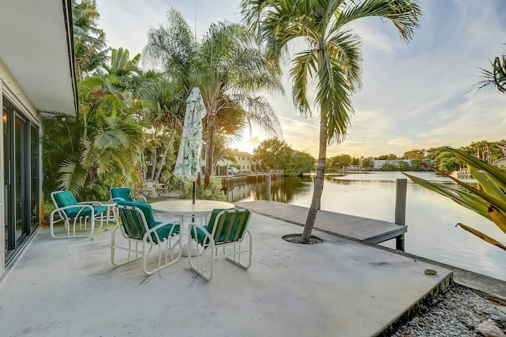 Waterfront Apartment ~ Private Patio ~ Pool - 羅德岱堡