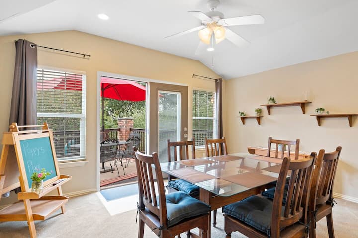 Poppy's Place -South Austin Guest House - Austin, TX