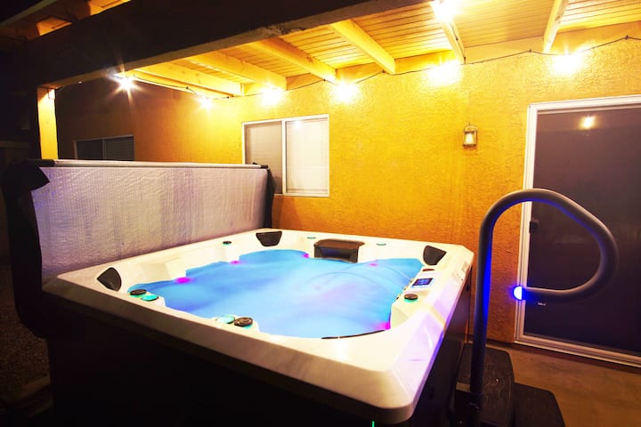 Javelina Haven W/ Hot Tub Near I-10 & Downtown - Tucson, AZ