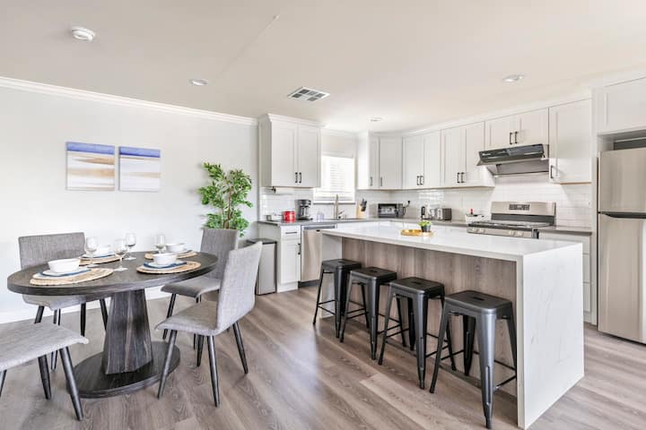 Modern Spacious 2br Home W/ King Beds In Rosemead - Monterey Park, CA