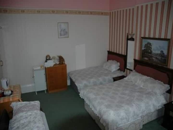 Double Ensuite At Eglinton Guest House - Prestwick