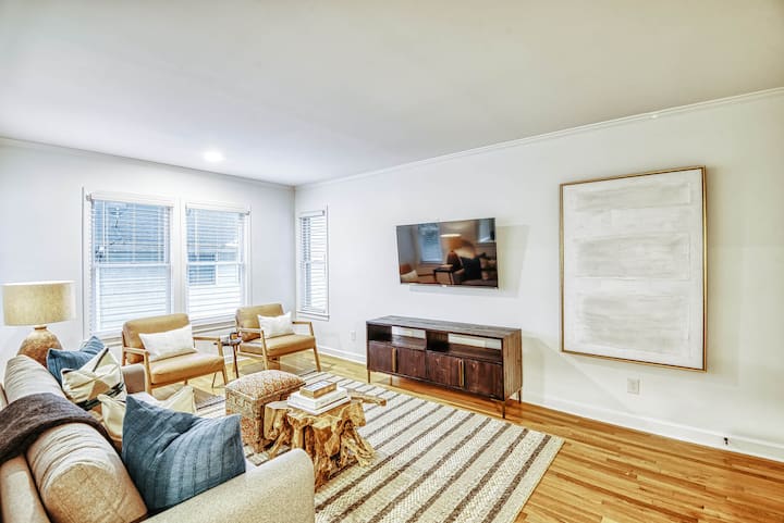 Summit 3 - Luxe Apartment In Unique Historic Bldg - Charlotte Douglas Airport (CLT)