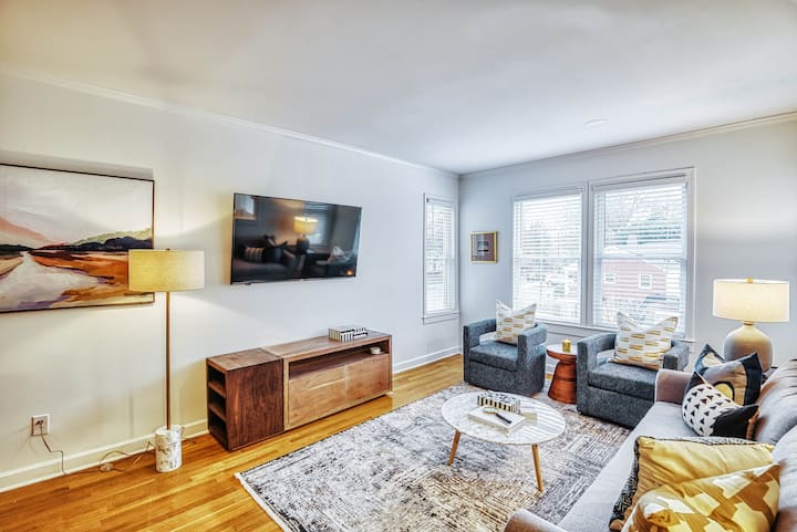 Summit 8 - Luxe Apartment In Unique Historic Building - Charlotte, NC