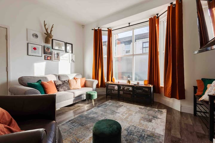 Belgrave | 2mins To Train | Inc Parking W/ Ev Port - Liverpool