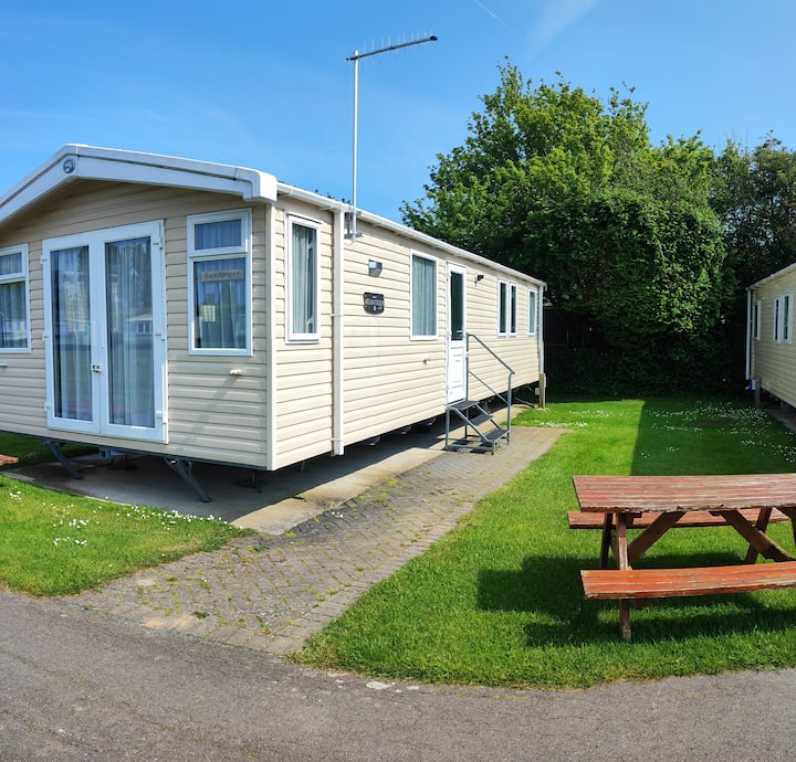 Sandpiper - 6 Berth Caravan At Copthorne Caravans - Chichester