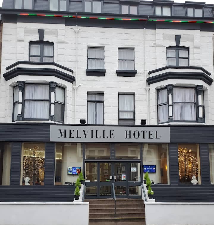 Comfort King Ensuite With Shower At The Melville H - Blackpool