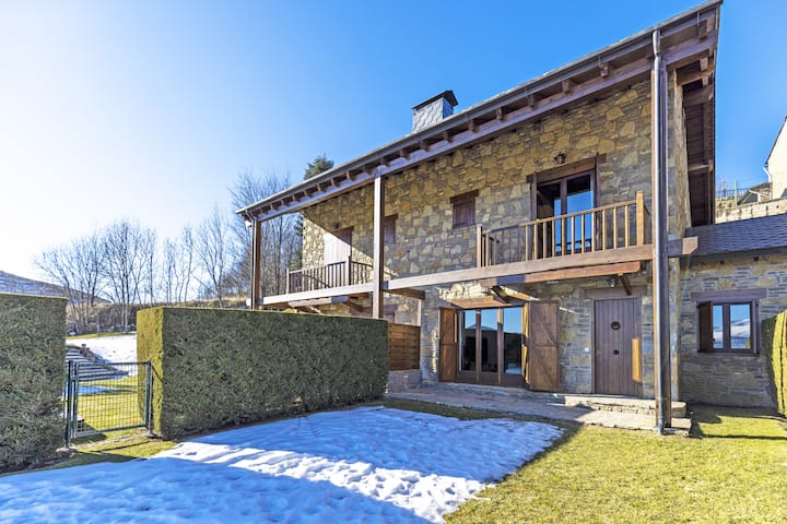 Flateli. Olopte - Alp, Catalonia