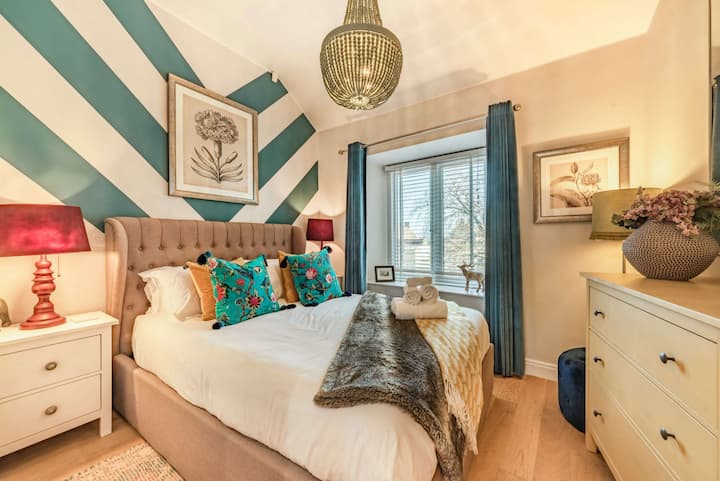 Vibrant Holiday Home In Stow - The Chapel - コッツウォルズ