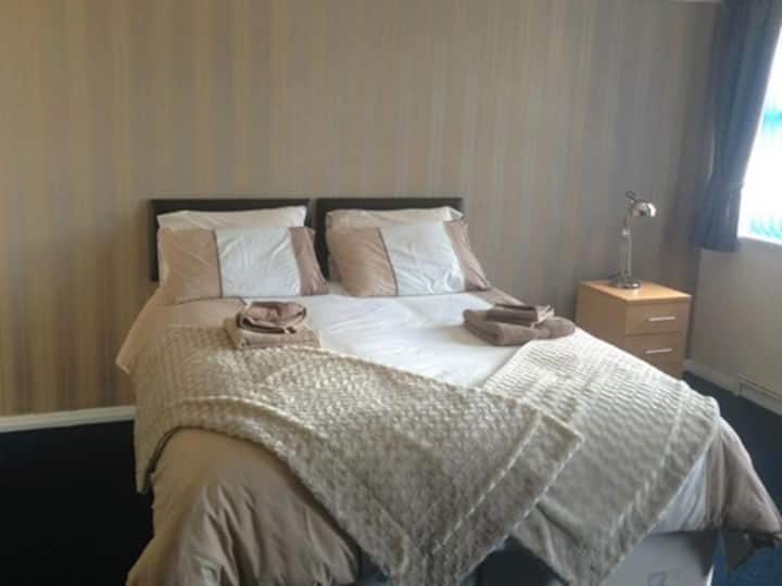 Double Or Twin Shared Bathroom At Liverpool Gatewa -