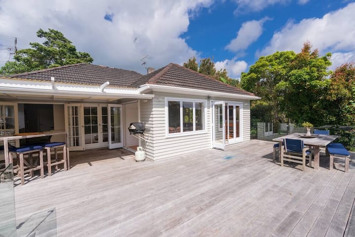 Beautiful Birkenhead Home | By Furnished Rentals - Auckland