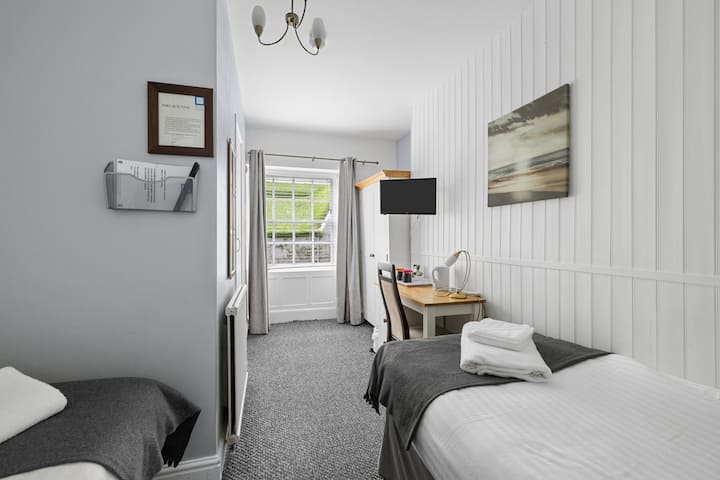 Twin Ensuite At Imperial Plymouth - Plymouth