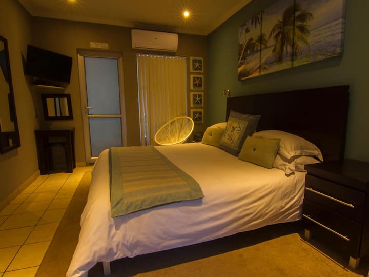 Haiti Economical Room - Hartbeespoort