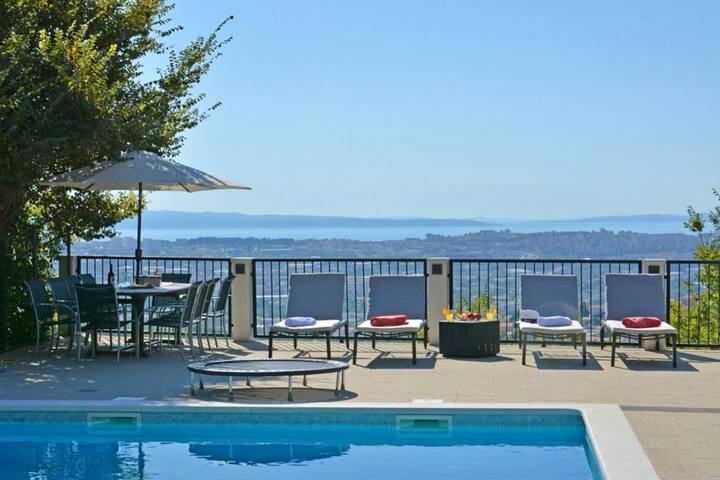 Villa With 4 Bedrooms In Solin With Wonderful Sea View Private Pool Enclosed Garden 5 Km From The Beach - Split