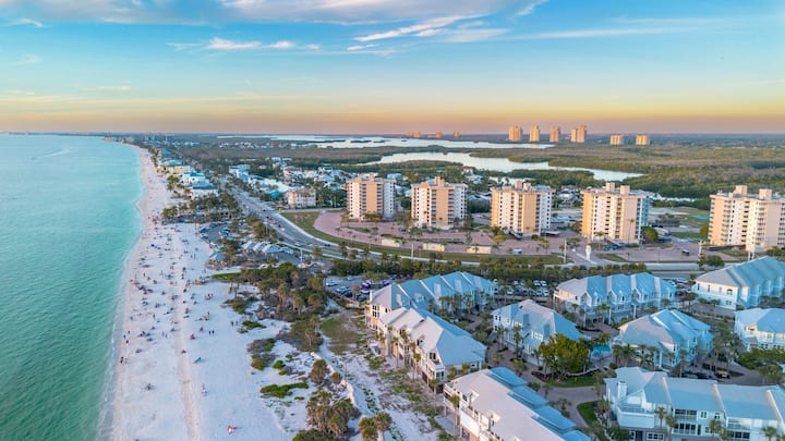 Cozy Condo At Beach And Tennis Studio 3201 - Bonita Springs, FL