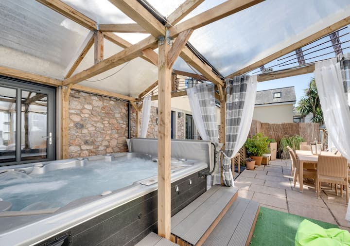 Rutland Lodge & Wellswood Mews - Torquay