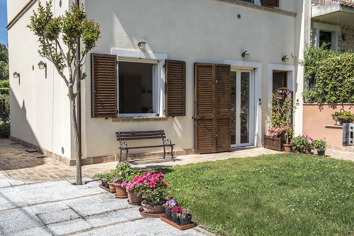 N011 - Numana, New Two-room Apartment With Garden - Sirolo