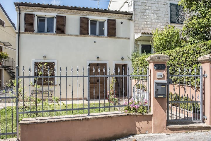 N012 - Numana, Apartment With Air Conditioning - Sirolo