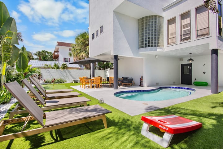 Pool Home On The Beach Block! - Another Paradise - Anna Maria, FL