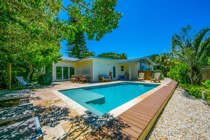 Quiet Canal Home With Pool And Dock- North End Zen - Anna Maria, FL
