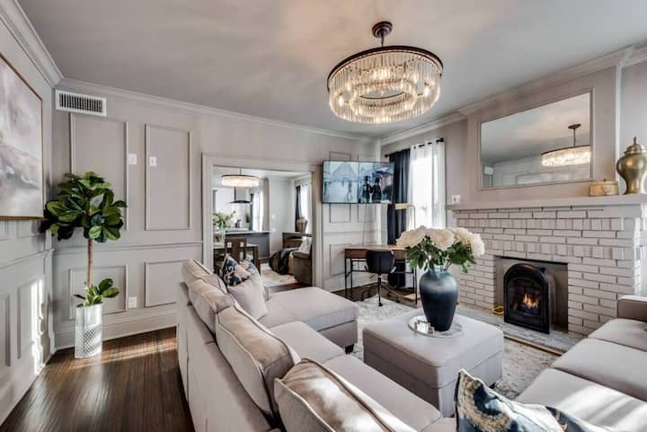 Modern Luxury In Historic Neighborhood - Dallas, TX