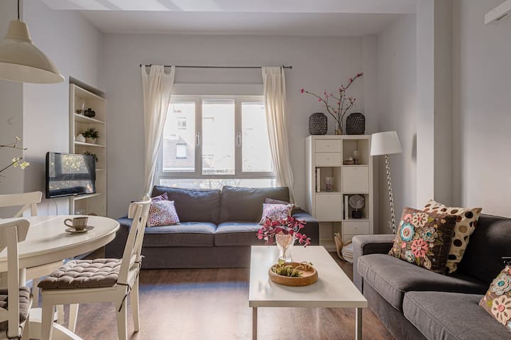 Magnificent And Bright Apt In Nuevos Ministerios B - Madrid