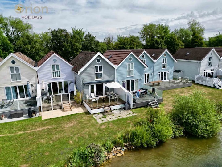 Spring Lake 19, The Lake House - Waterside Holiday Lodge, Watersports, Sleeps 6 - Cirencester
