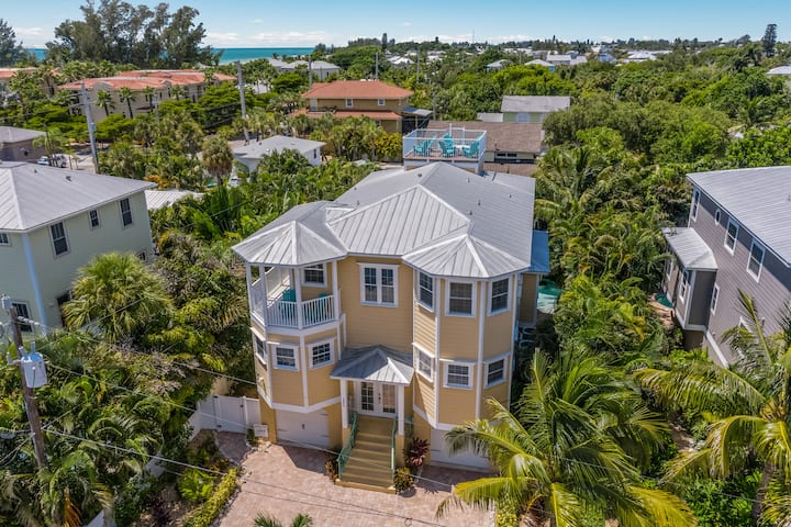 Poseidons Palace! Family Fun And Gulf Views! - Anna Maria, FL
