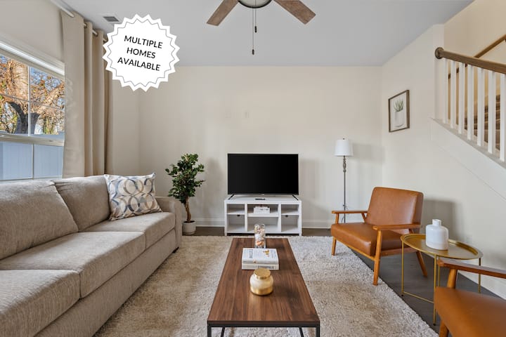 1 King 2 Queens | Garage | Yard | Washer & Dryer - Old Hickory Lake, TN